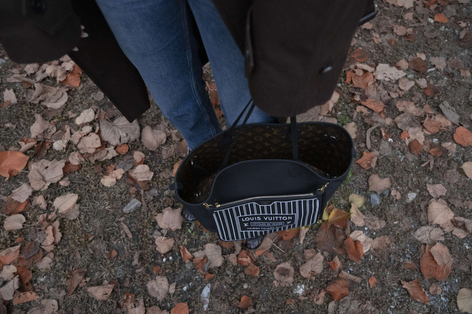 LOUIS VUITTON NEVERFULL INSIDE OUT BAG REVIEW | Glam & Glitter